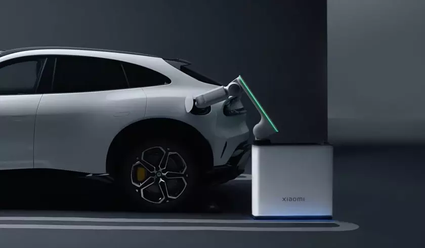 Xiaomi présente un bras robotisé pour charger sa voiture électrique ...