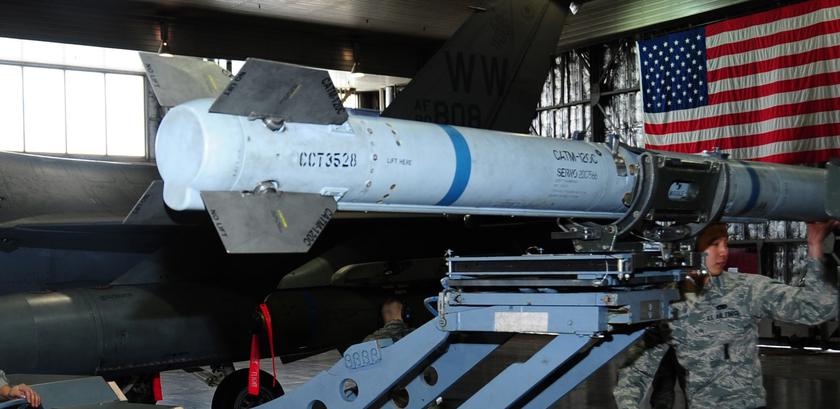 Польша купит 22 ракеты CATM-120C стоимостью $410 000 для обучения ...