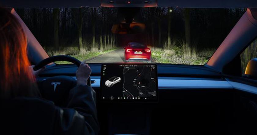 Tesla has activated adaptive high beam for cars in North America