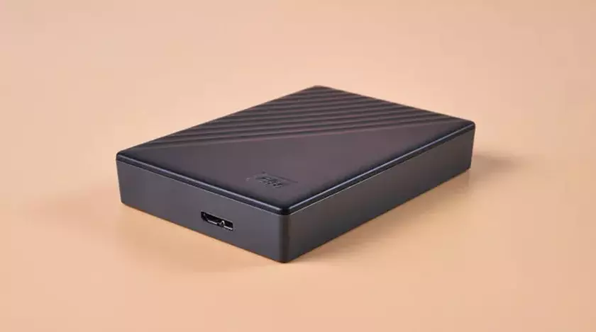 WD My Passport vs Seagate One Touch HDD (Read Before You Buy ...