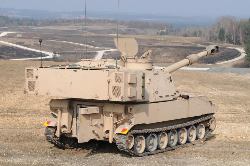 The AFU will receive 18 self-propelled howitzers M109A6 Paladin with ...