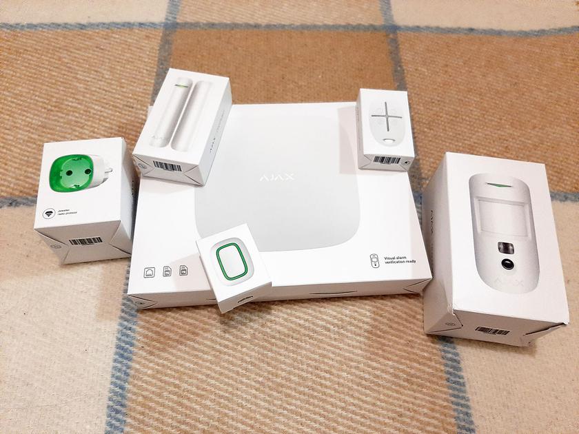 Ajax StarterKit Cam with MotionCam Review: new security features from ...