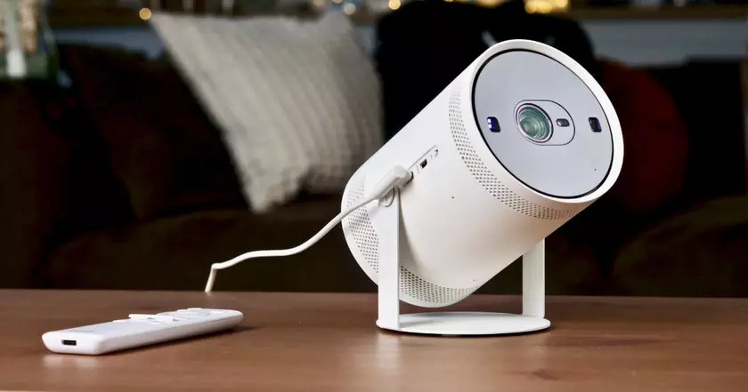 Samsung Freestyle 2 Projector Review by GAGADGET