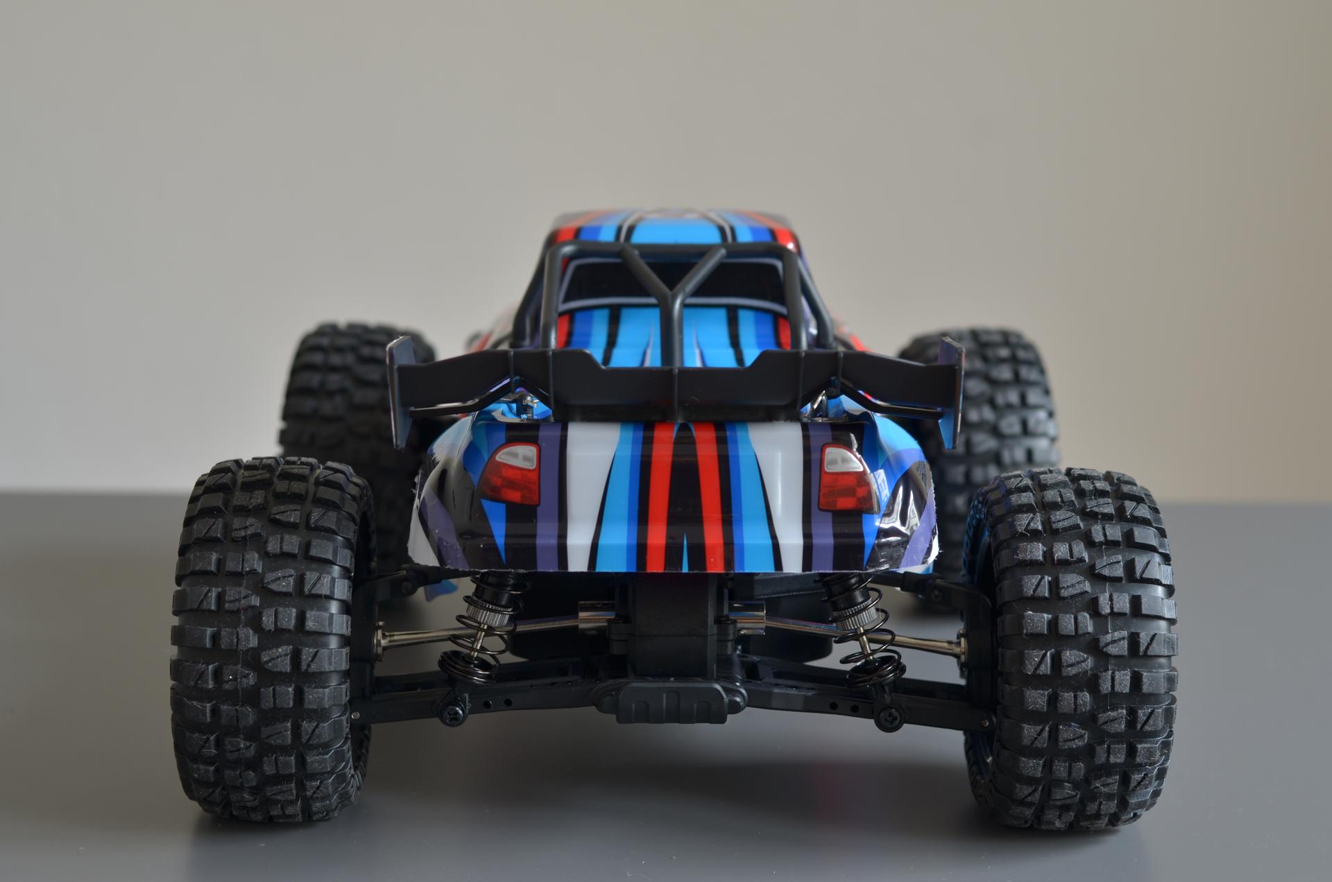 Deerc 210E - The Best RС Car For Off-Road On The Speed | gagadget.com