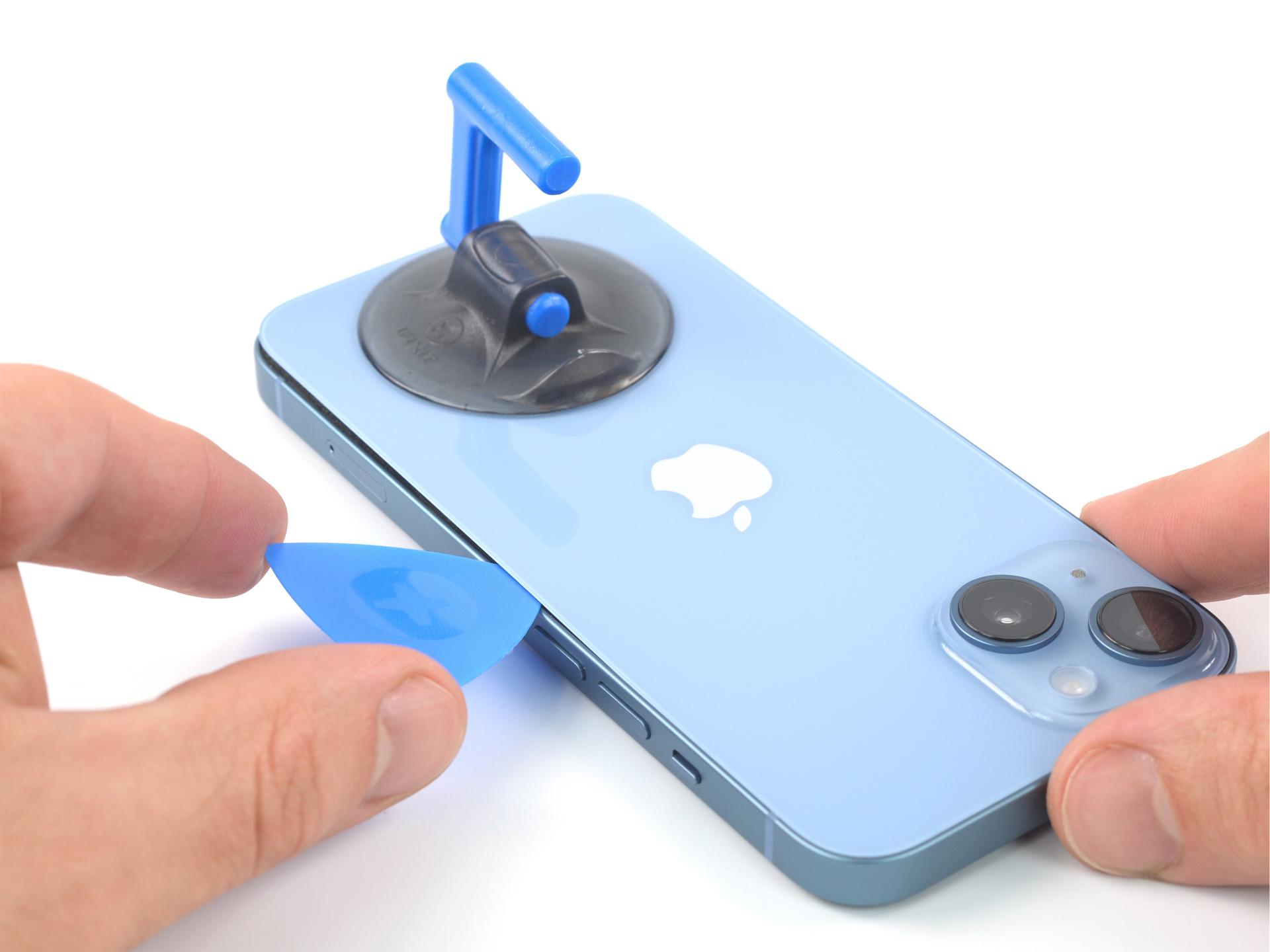 Experts iFixit praised the iPhone 14 and recognized it as the most ...