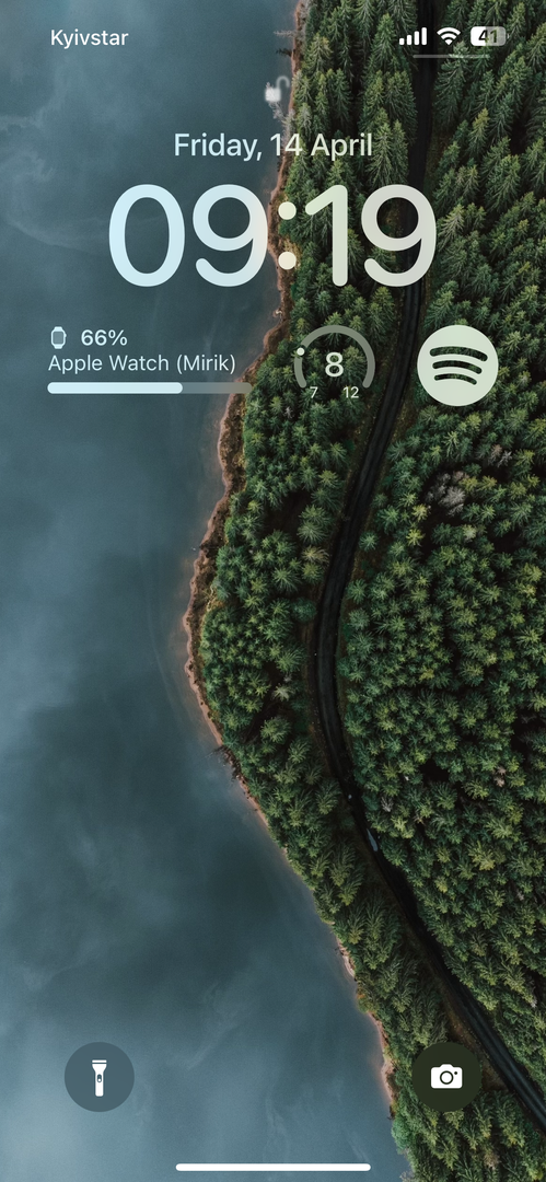 Spotify announces widget for iPhone lock screen | gagadget.com