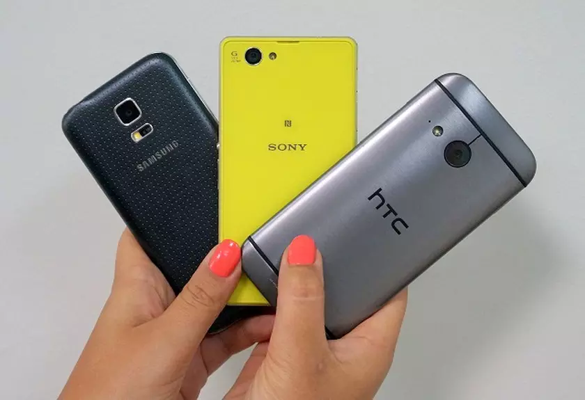 Лицом к лицу: HTC One Mini 2, Samsung Galaxy S5 Mini и Sony Xperia Z1 ...