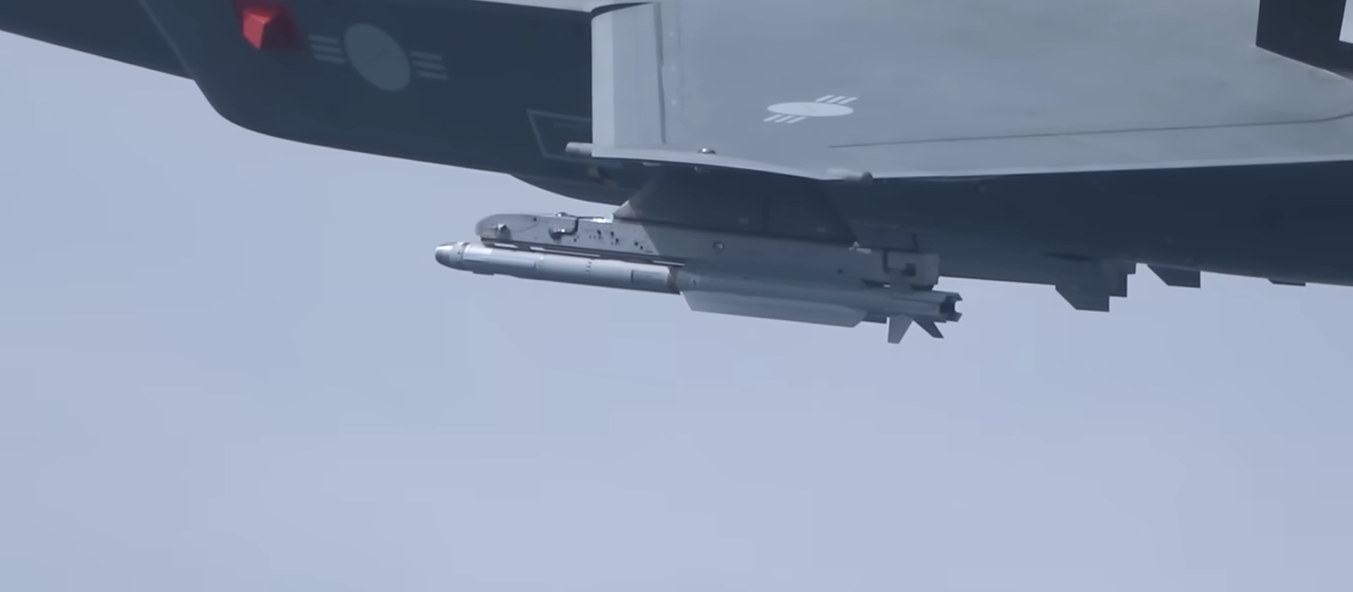 KF-21 Advanced Generation 4++ Fighter Launches AIM-2000 IRIS-T Missile ...