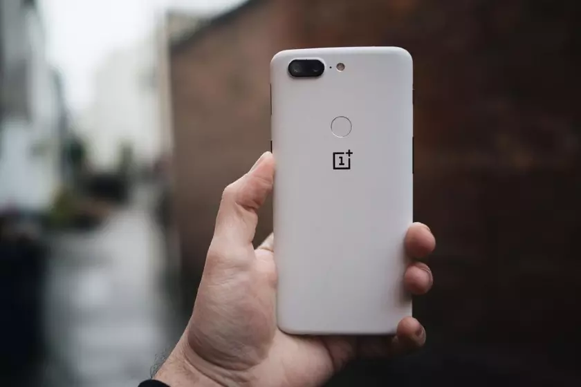 OnePlus announced a new limited coloring OnePlus 5T Sandstone White ...