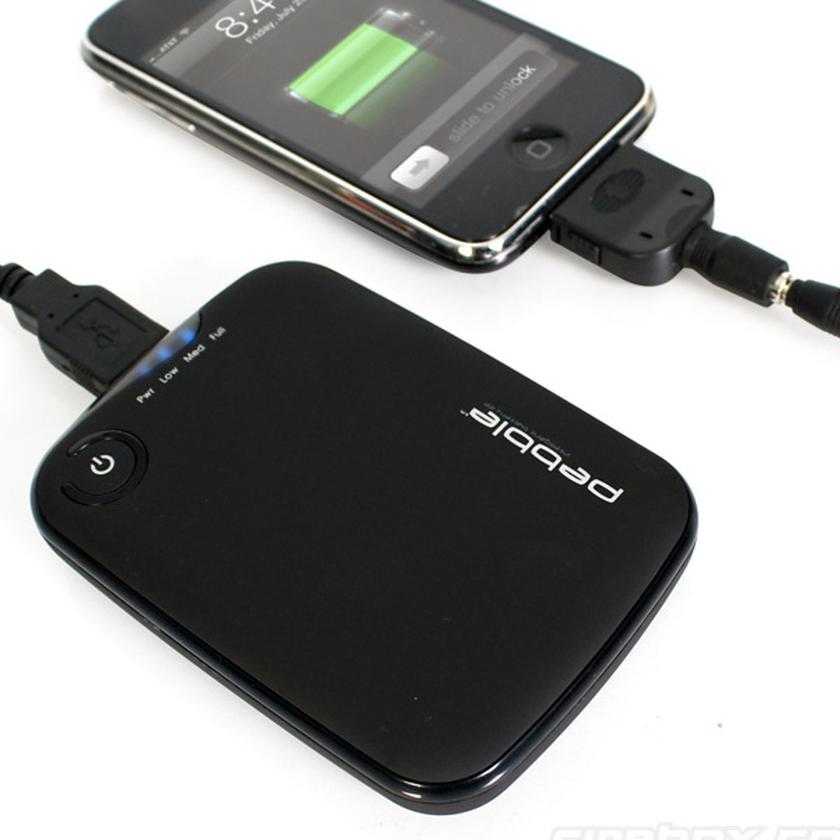 Pebble: универсальное зарядное устройство с аккумулятором 5000 мАч ...