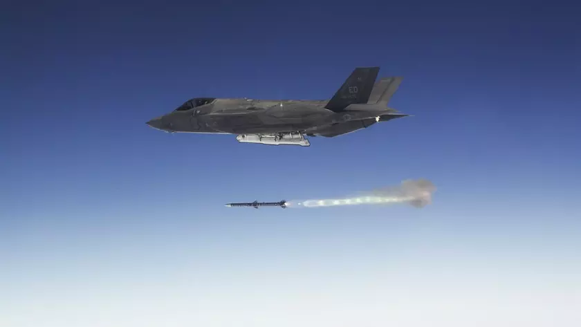 U.S. Air Force to launch production of secret AIM-260 JATM missile for ...