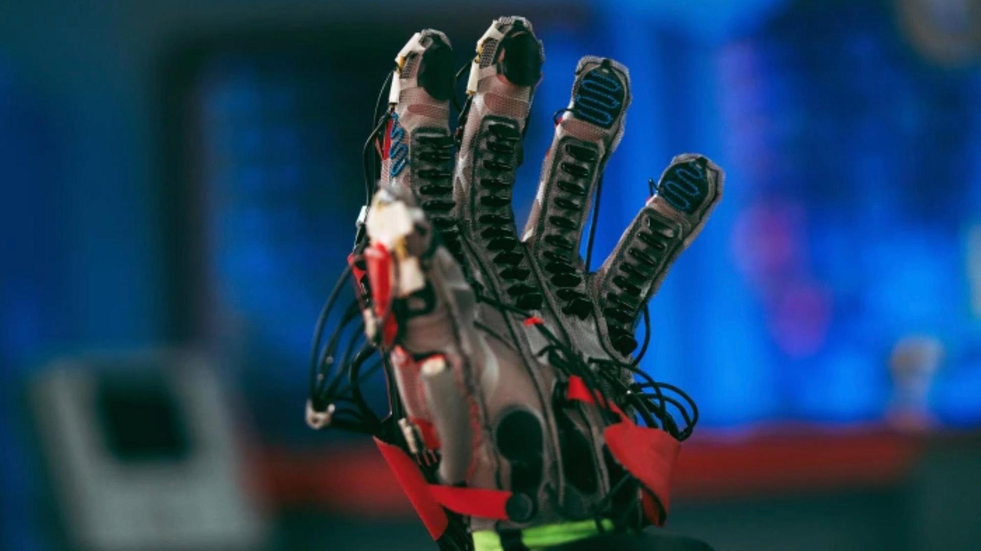Meta (formerly Facebook) unveiled a glove that allows you to experience ...