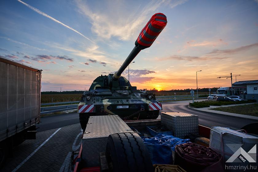 Hungary receives first self-propelled howitzers Panzerhaubitze 2000 under $565 million contract ...
