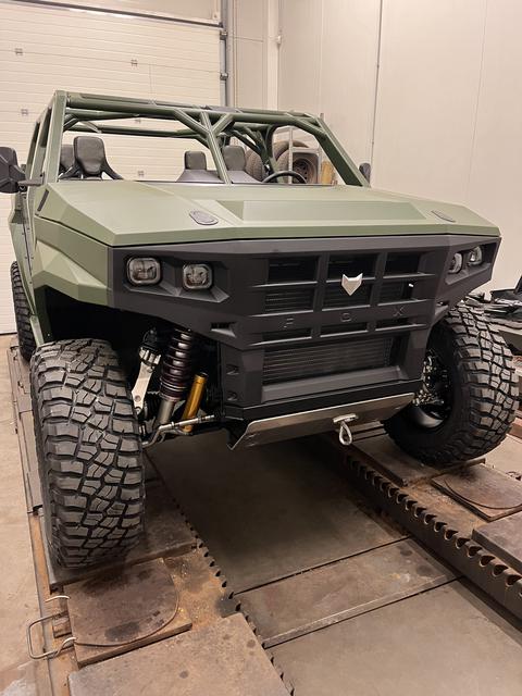 Latvia unveiled the VR-1 FOX military vehicle prototype | gagadget.com