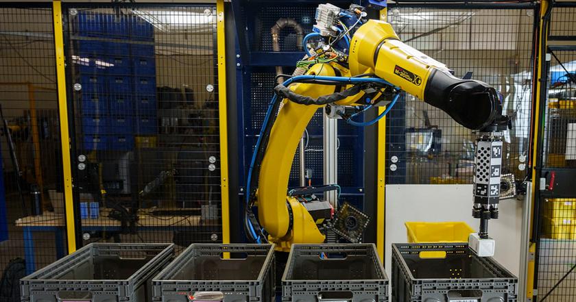 Amazon unveils Sparrow robot to do routine work in warehouses ...