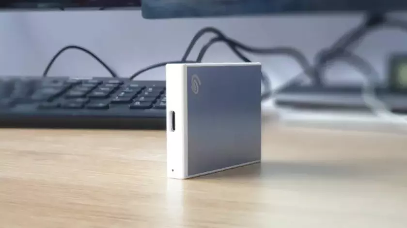 WD My Passport vs Seagate One Touch HDD (Read Before You Buy ...