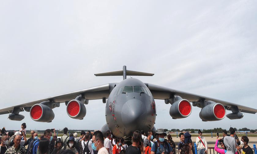 China unveiled the new generation YU-20 air tanker for in-flight refueling | gagadget.com