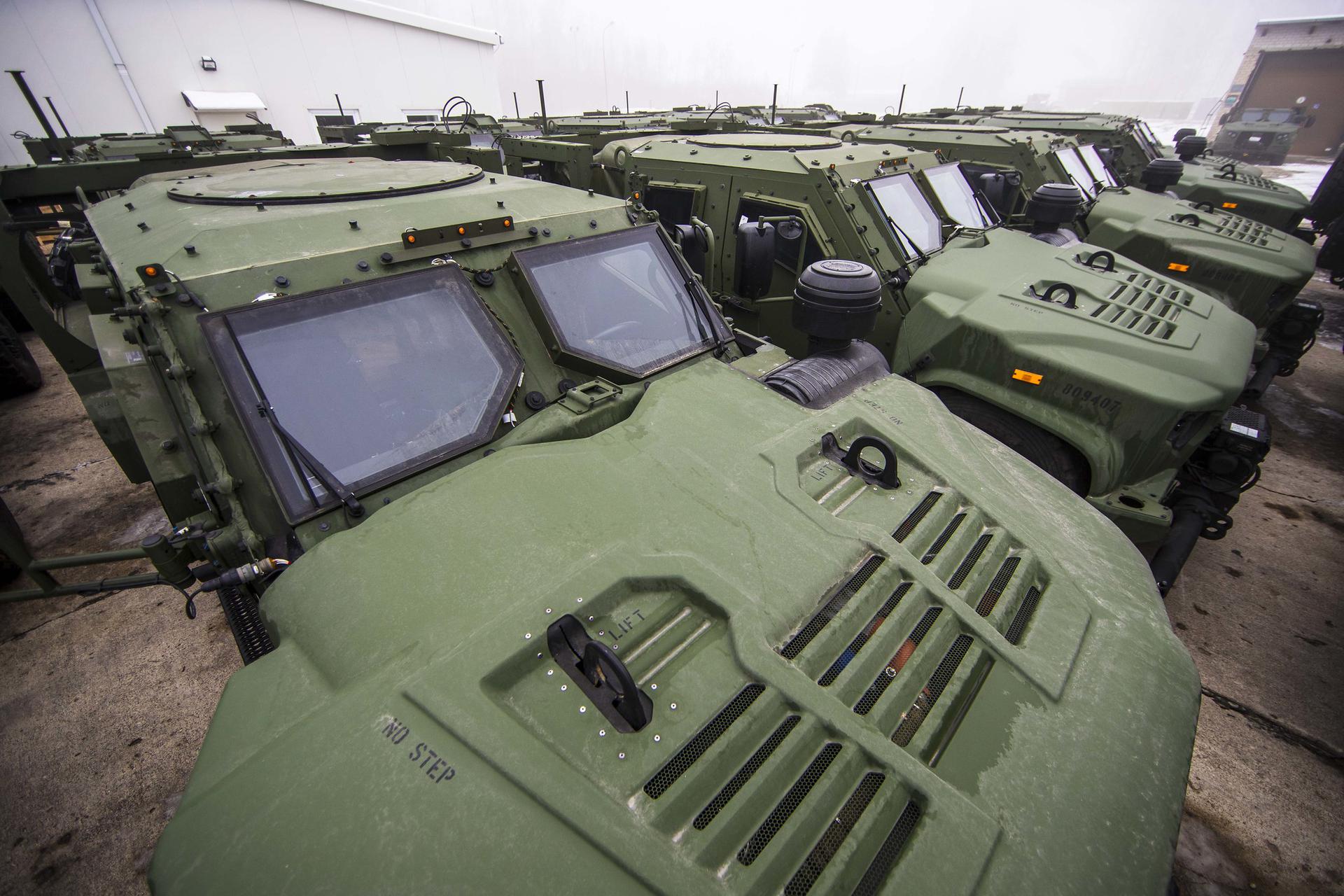 The Lithuanian Army received another 50 American JLTV armored vehicles ...