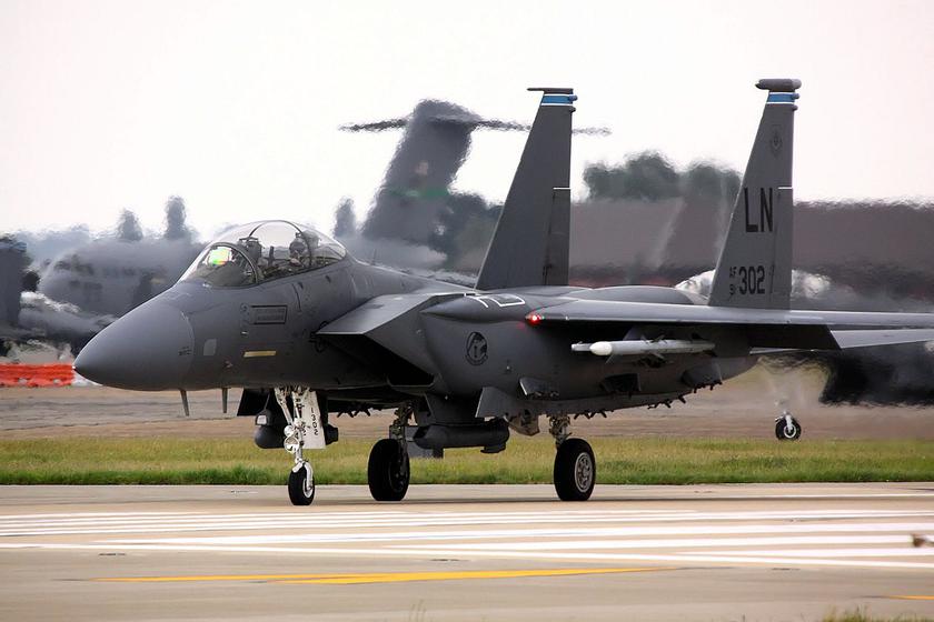 F-15 Eagle fighters get new electronic warfare system to break through enemy air defense systems ...