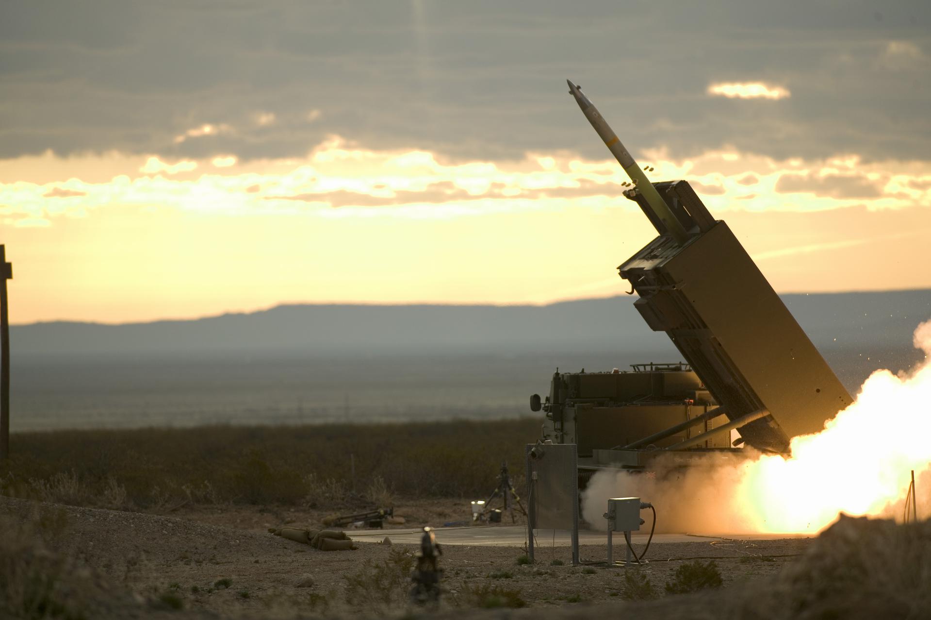 Great Britain upgrades M270 MLRS multiple launch rocket systems to ...