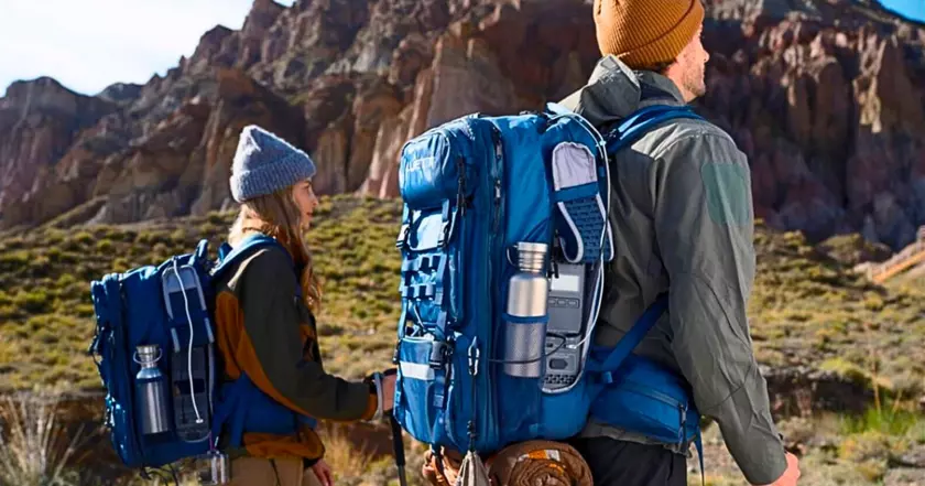 Bluetti Handsfree: a backpack with a built-in power station featuring ...