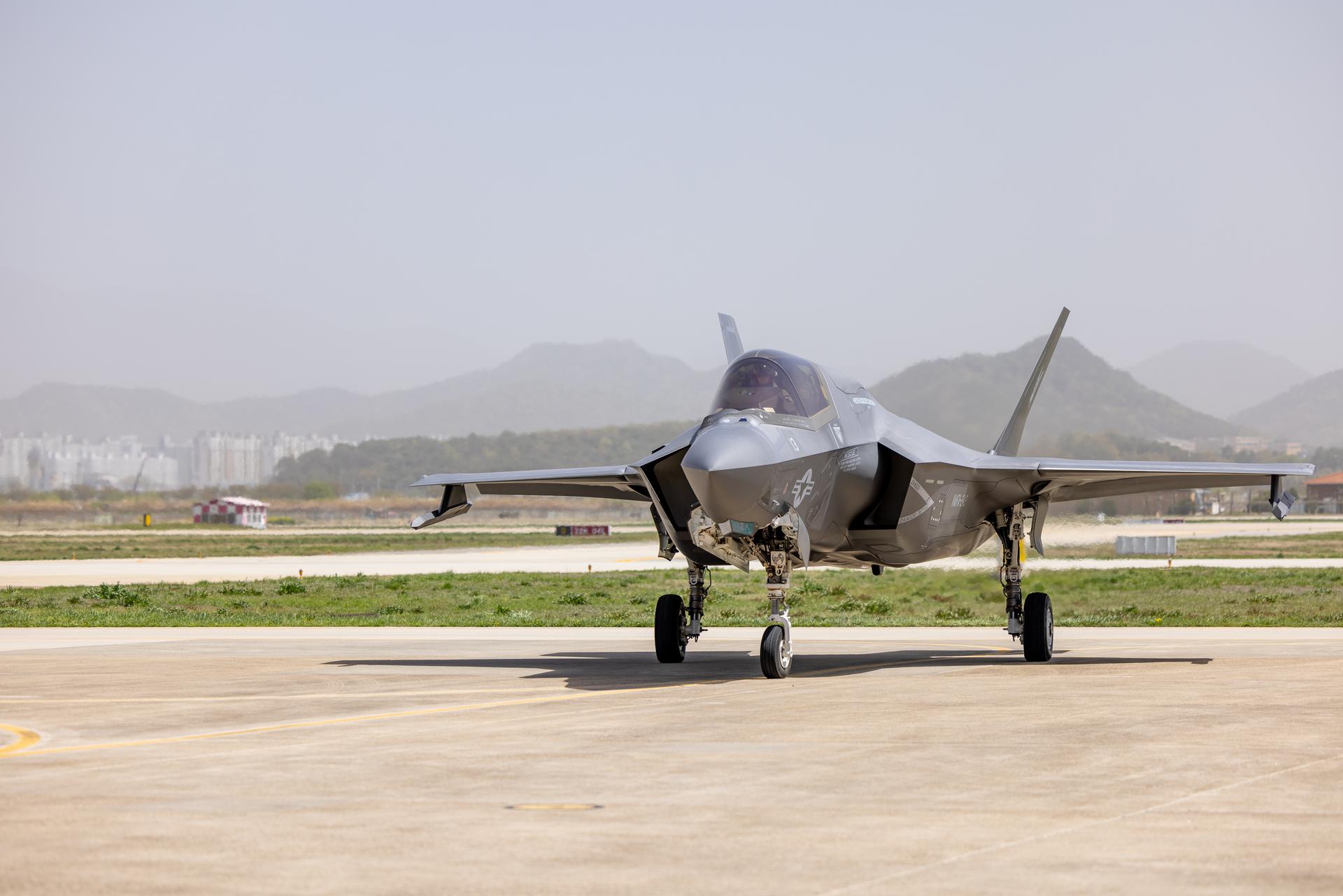 US and South Korea launch joint Korea Flying Training exercise with ...