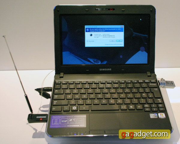 Стенд Samsung на CES 2010 своими глазами, часть 2: ноутбуки | gagadget.com