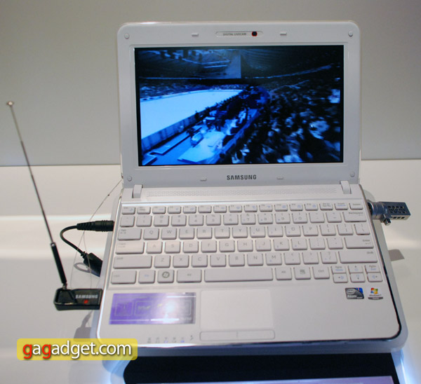 Стенд Samsung на CES 2010 своими глазами, часть 2: ноутбуки | gagadget.com